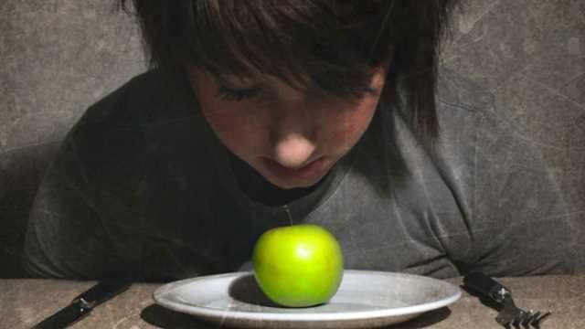 Study reveals key differences in brain activity in people with anorexia ...