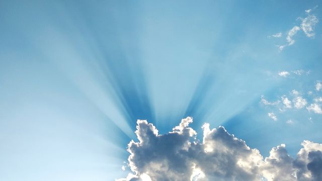 New Titanium Oxide Material Lets Sunlight Drive Green Hydrogen ...