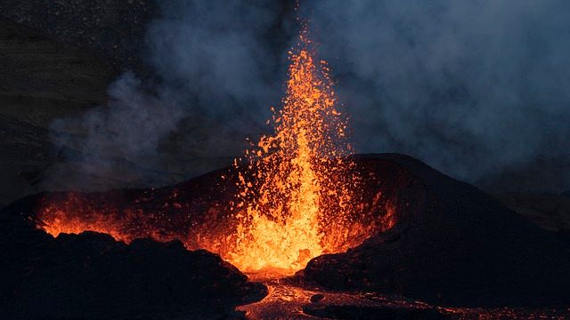 Explosive Volcanoes Triggered by Carbon Dioxide, Not Water | Technology ...