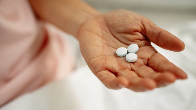 Benefits of Drug for Hot Flashes Are Comparable to Placebo, Meta ...