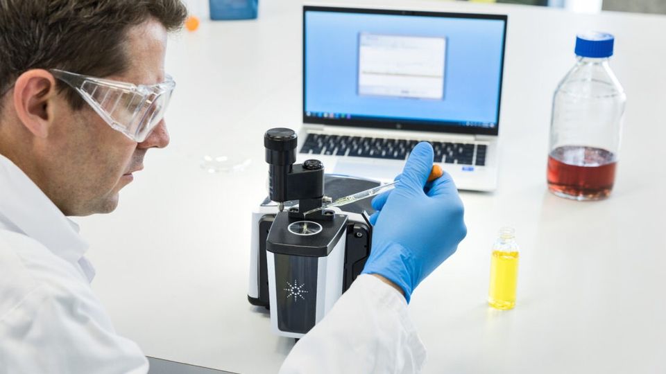 Identifying Li-Ion Electrolyte Solvents With FTIR | Technology Networks