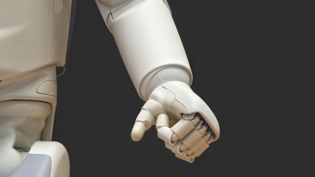 This Metal Robot “Shapeshifts” Between Solid and Liquid To Escape Tight ...