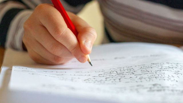 Handwriting May Improve Brain Connectivity More Than Keyboard Typing ...