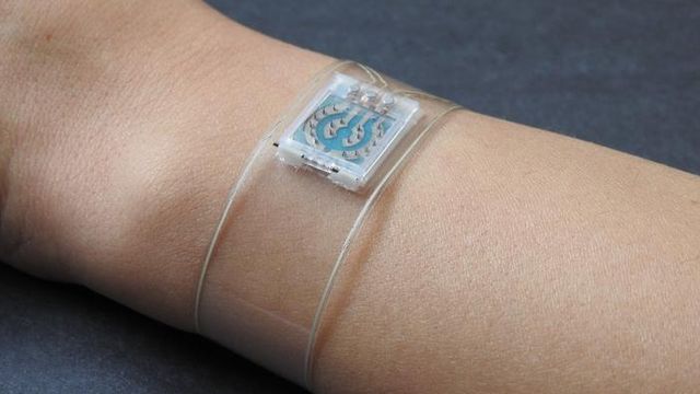 Wristband Monitors Glucose and Heart Data in Real Time | Technology ...