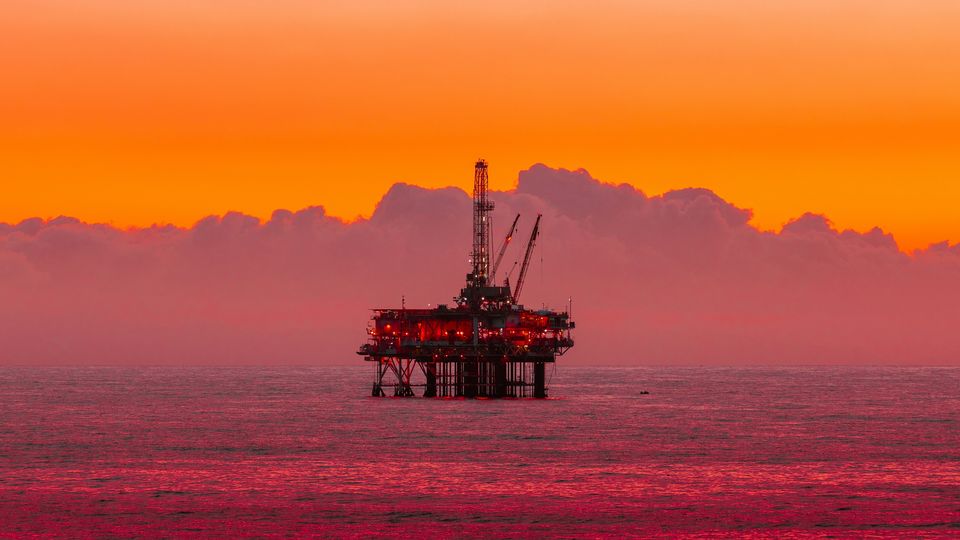 Oil Residue Travels Over 5,000 Miles on Ocean Debris | Technology Networks