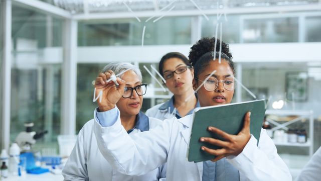 Women in Science: Closing the Gender Gap in STEMM | Technology Networks