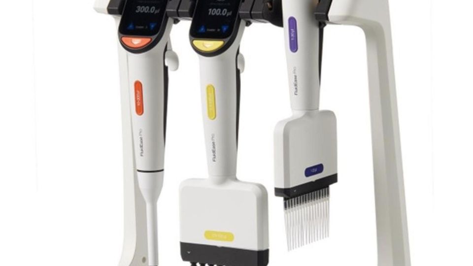 Touchscreen Electronic Pipette Improves Lab Pipetting | Technology Networks