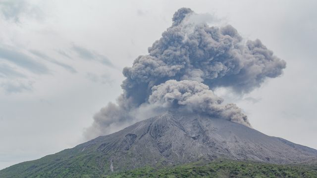 Volcano Helps Clean Up Its Own Methane Emissions | Technology Networks