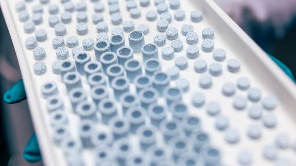 3D Printed Ceramic Implants Mimic Human Bone | Technology Networks